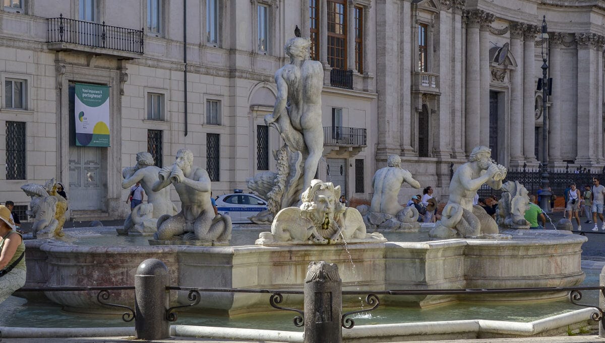 Fontana Del Moro: 5 Captivating Insights