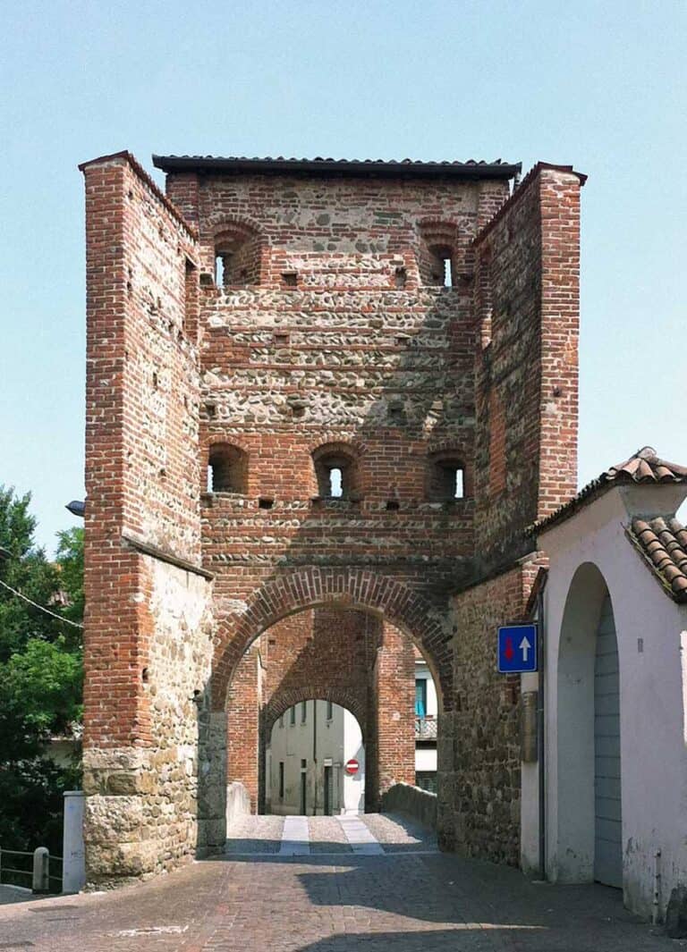 Italian Bridges: 24 Architectural Gems Across Italy’s Waterways