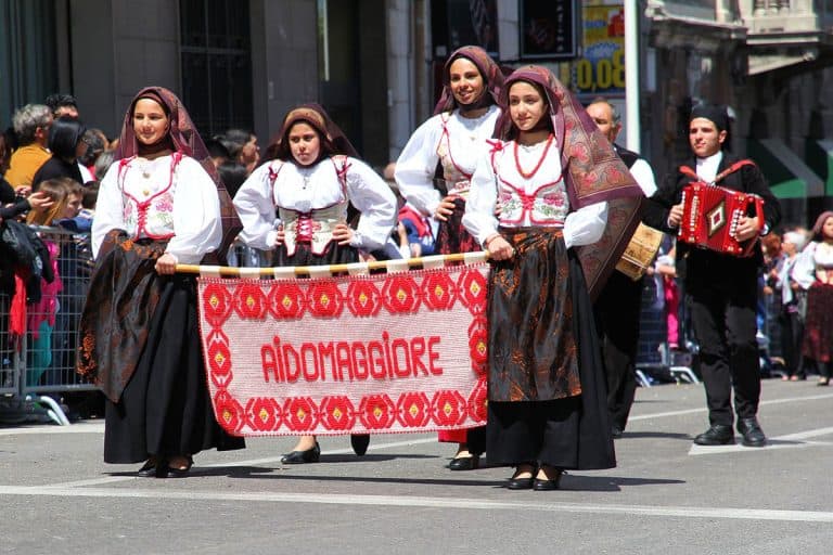Traditional Italian Clothing: 5 Insights On Traditions