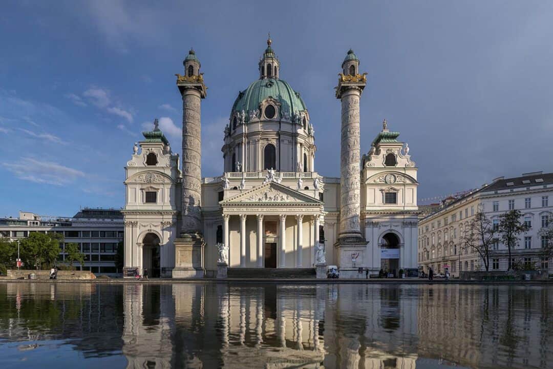Baroque House: 17th Century Ornate Architecture Guides