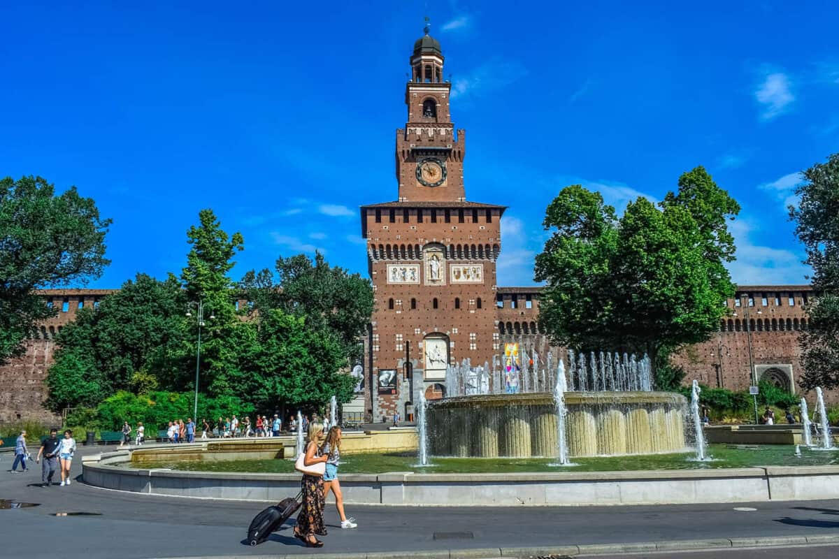 Famous Buildings In Milan: 3 Expert Guides