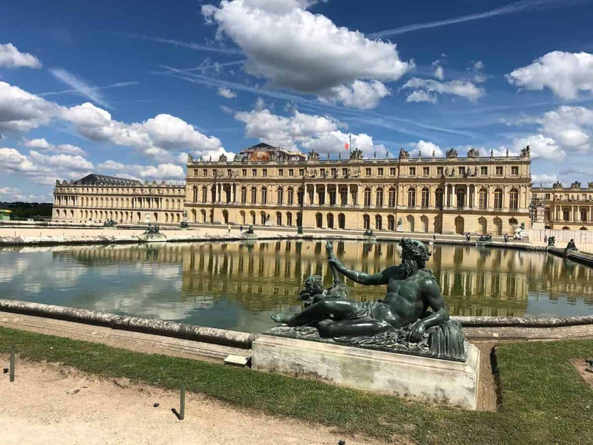 Famous Buildings In France: 11 Historic Landmarks
