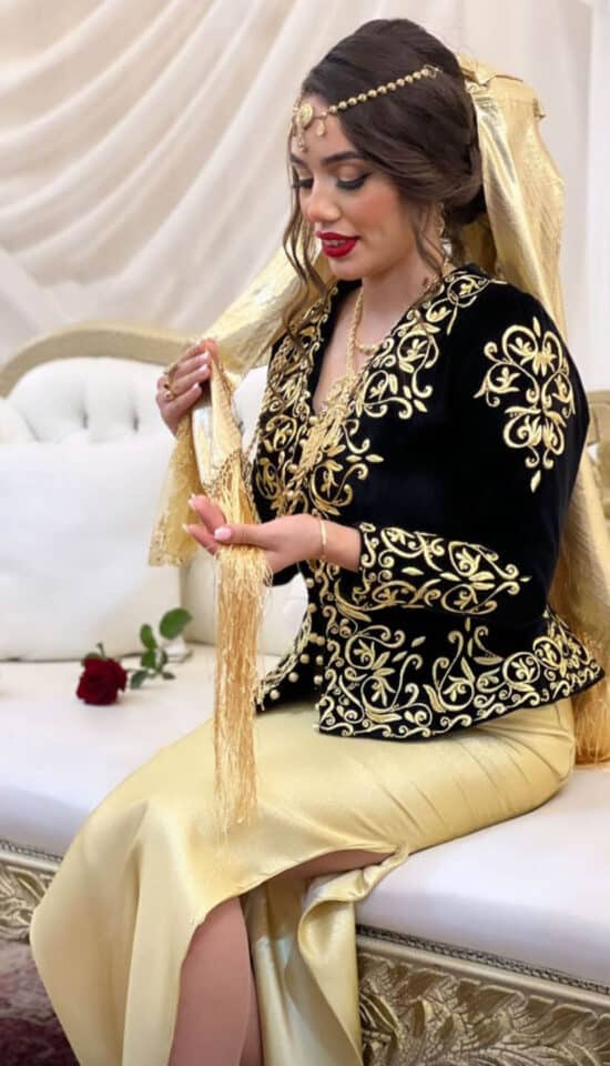 Algerian Traditional Clothing: 4 Insights On Roots And Customs
