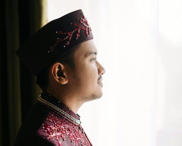 Traditional Malaysian Clothing: 4 Insights On Roots, Customs