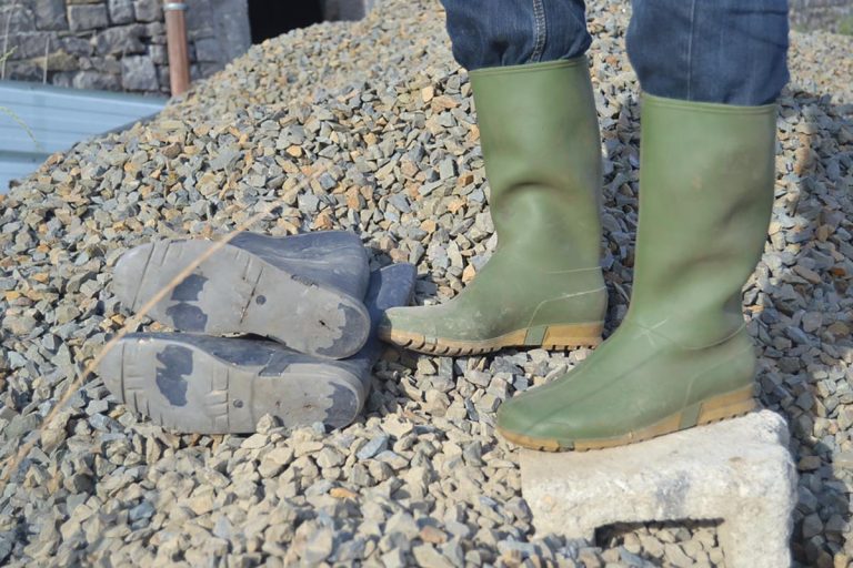 Traditional British Clothing: 5 Insights On Roots And Traditions