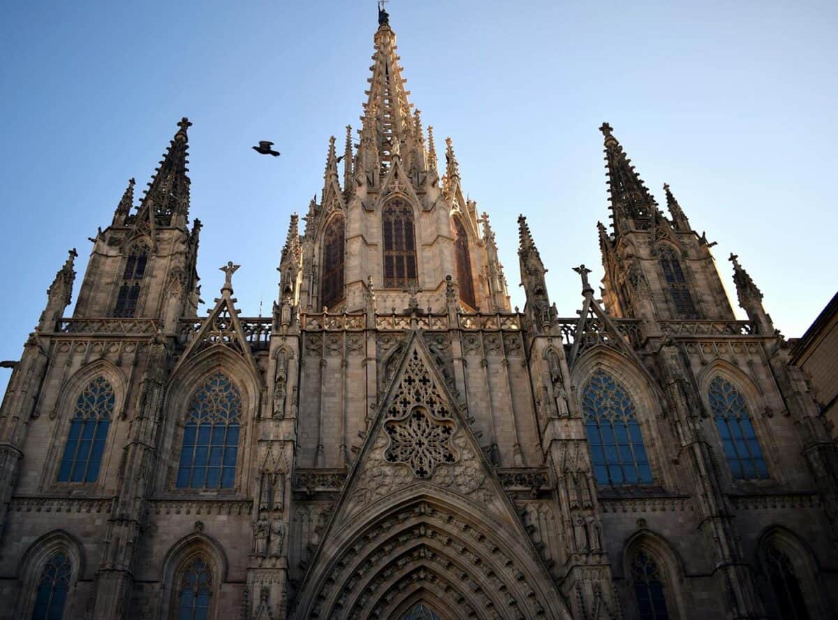 Exploring Spanish Architecture: Unveiling 5 Cultural Gems