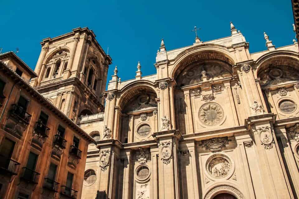Exploring Spanish Architecture: Unveiling 5 Cultural Gems