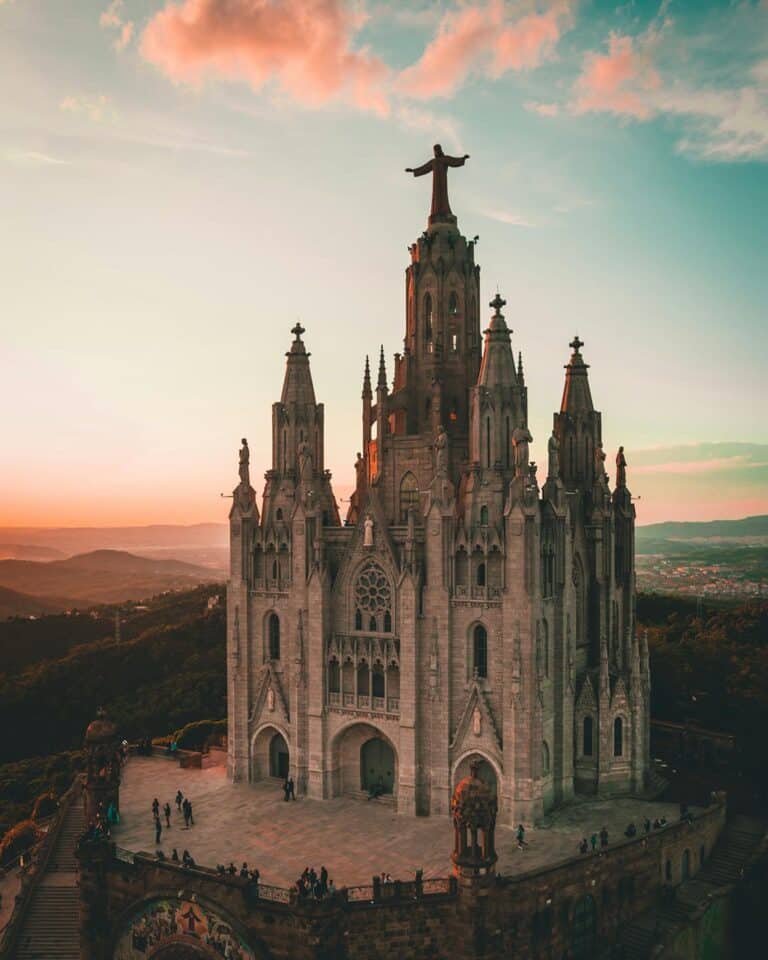 Exploring Spanish Architecture: Unveiling 5 Cultural Gems