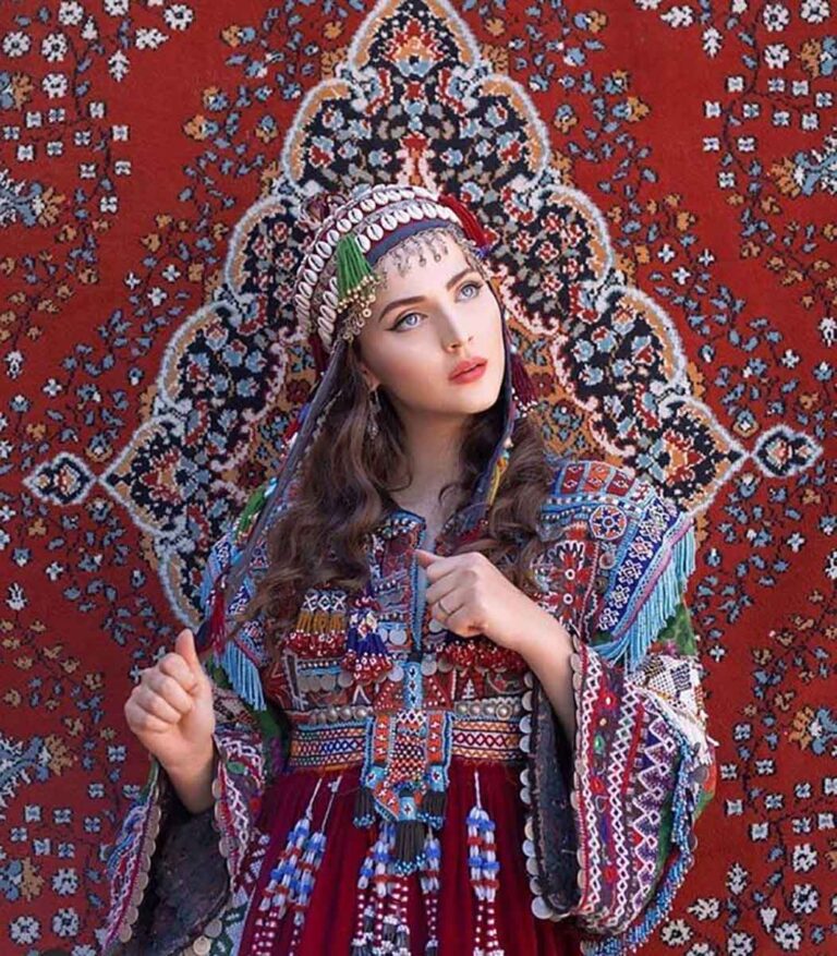 Traditional Iranian Clothing: 5 Insights On Persian Roots And Culture