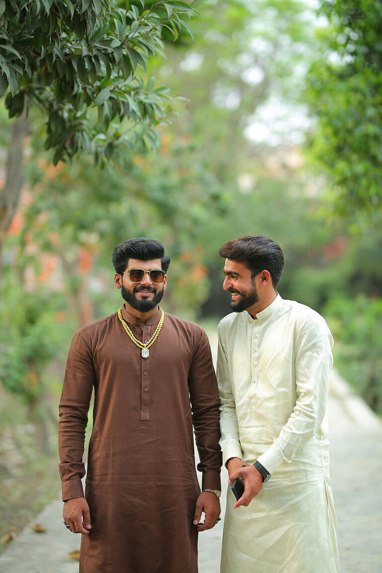 Traditional Pakistani Clothing: 7 Iconic Styles From The Past