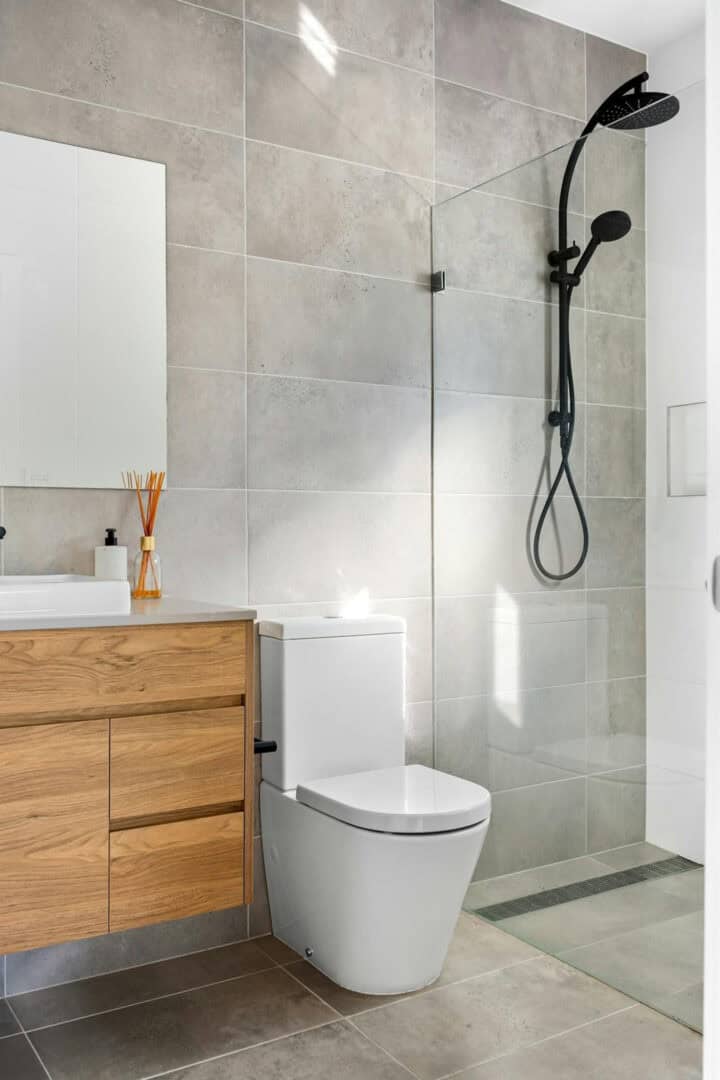 Small Italian Bathroom Design: 10 Components To Add