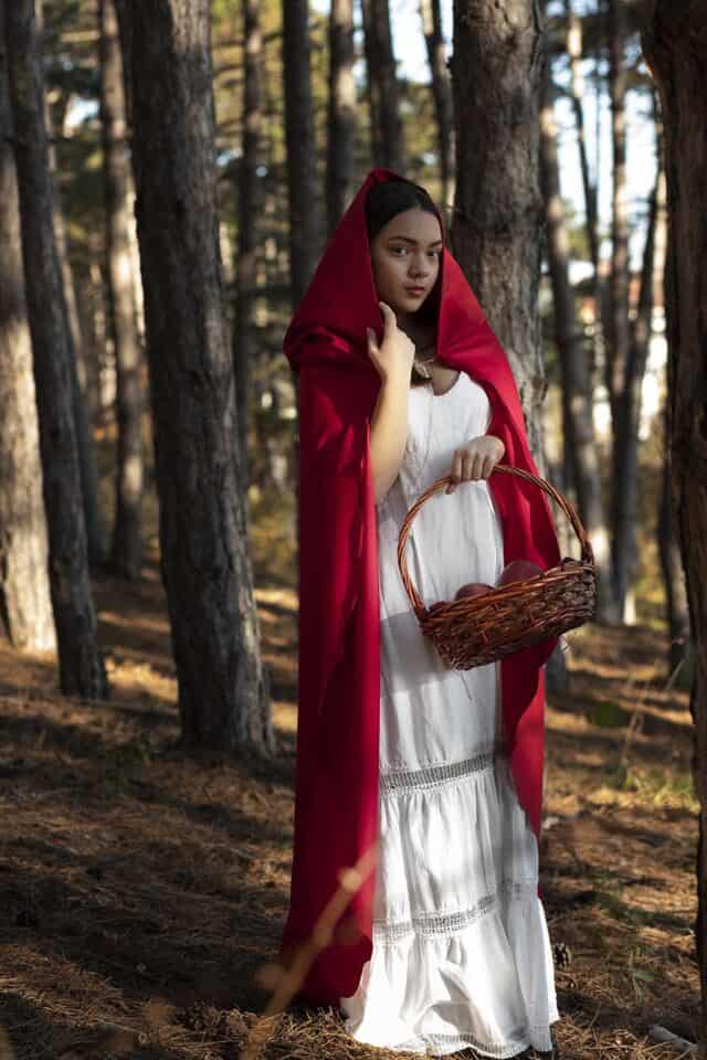 Traditional Italian Clothing: 5 Insights On Traditions