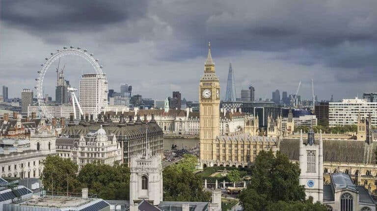 Famous Buildings In The UK: 12 Iconic Landmarks