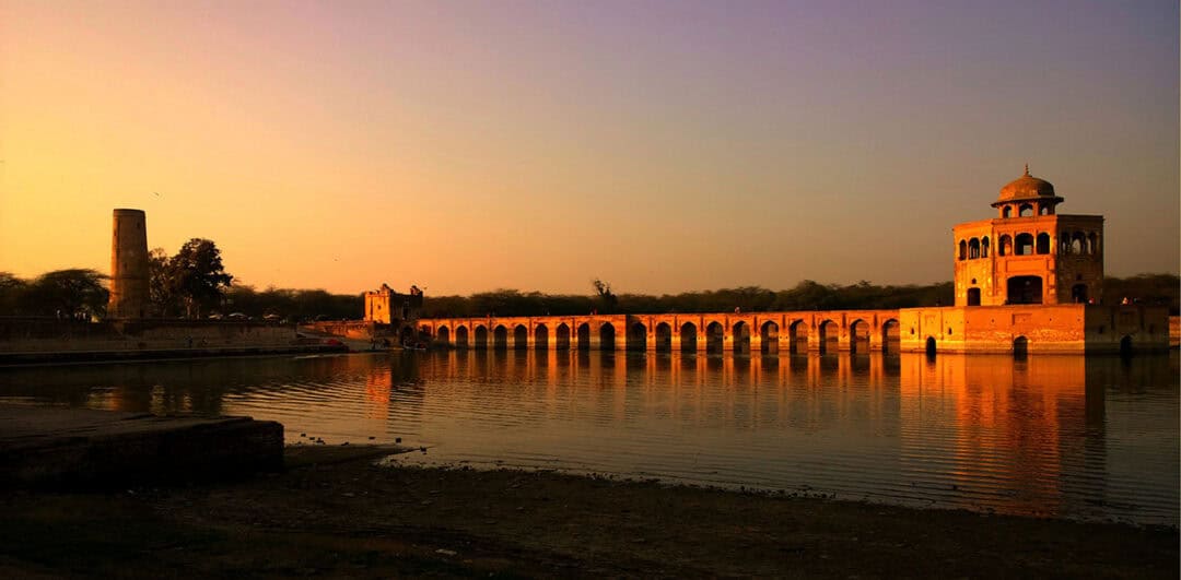 Famous Buildings In Pakistan: 11 Fascinating Landmarks