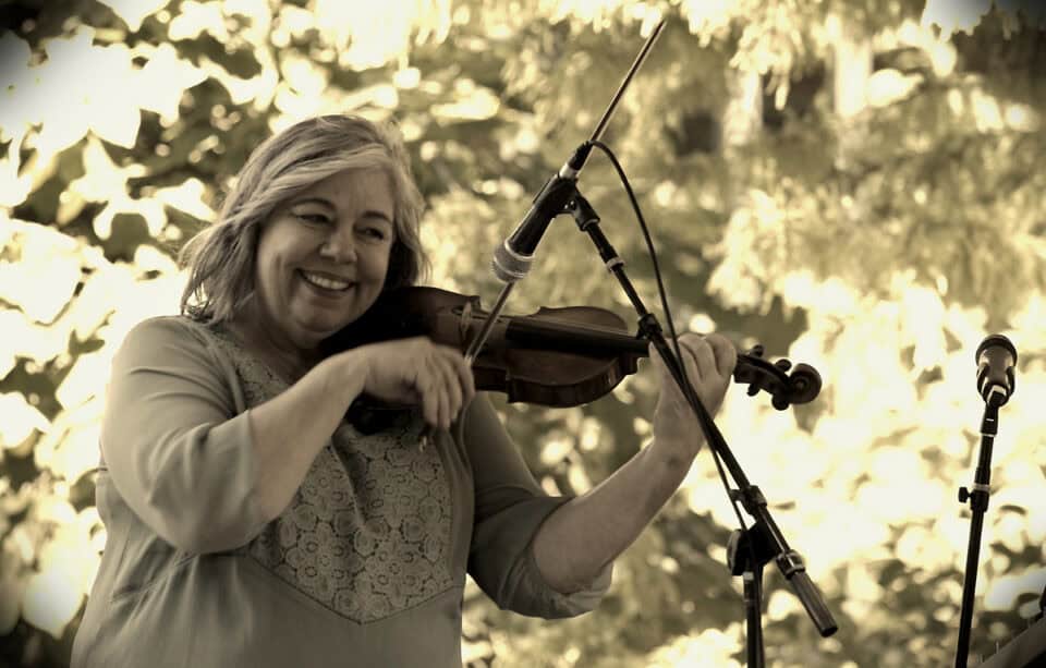 Music In Ireland: Exploring 10 Rich Harmonies