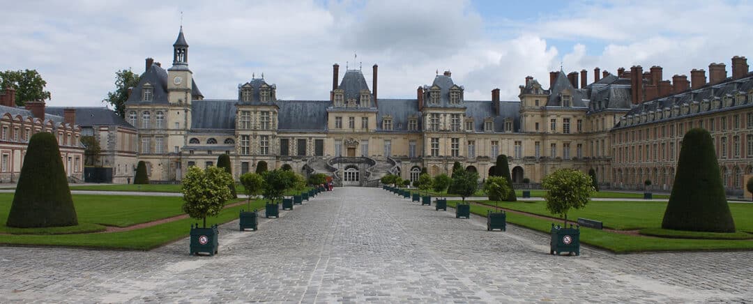 Famous Buildings In France: 11 Historic Landmarks