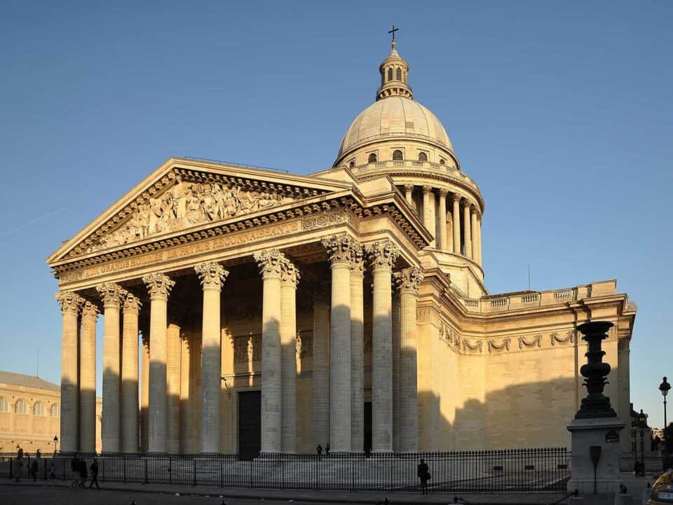 Famous Buildings In France: 11 Historic Landmarks