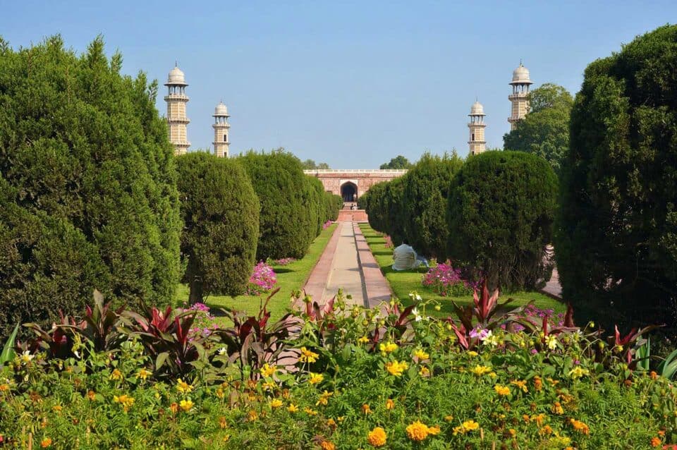 Famous Buildings In Pakistan: 11 Fascinating Landmarks