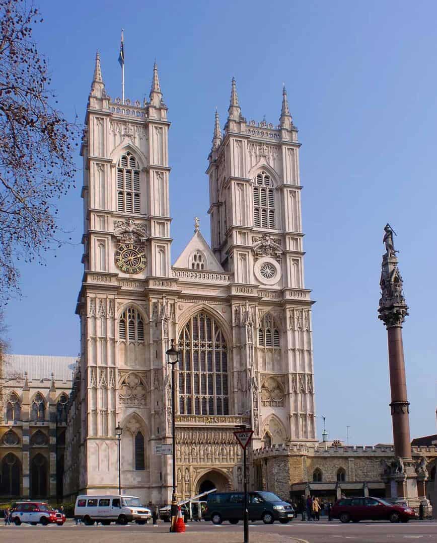 Famous Buildings In The UK: 12 Iconic Landmarks