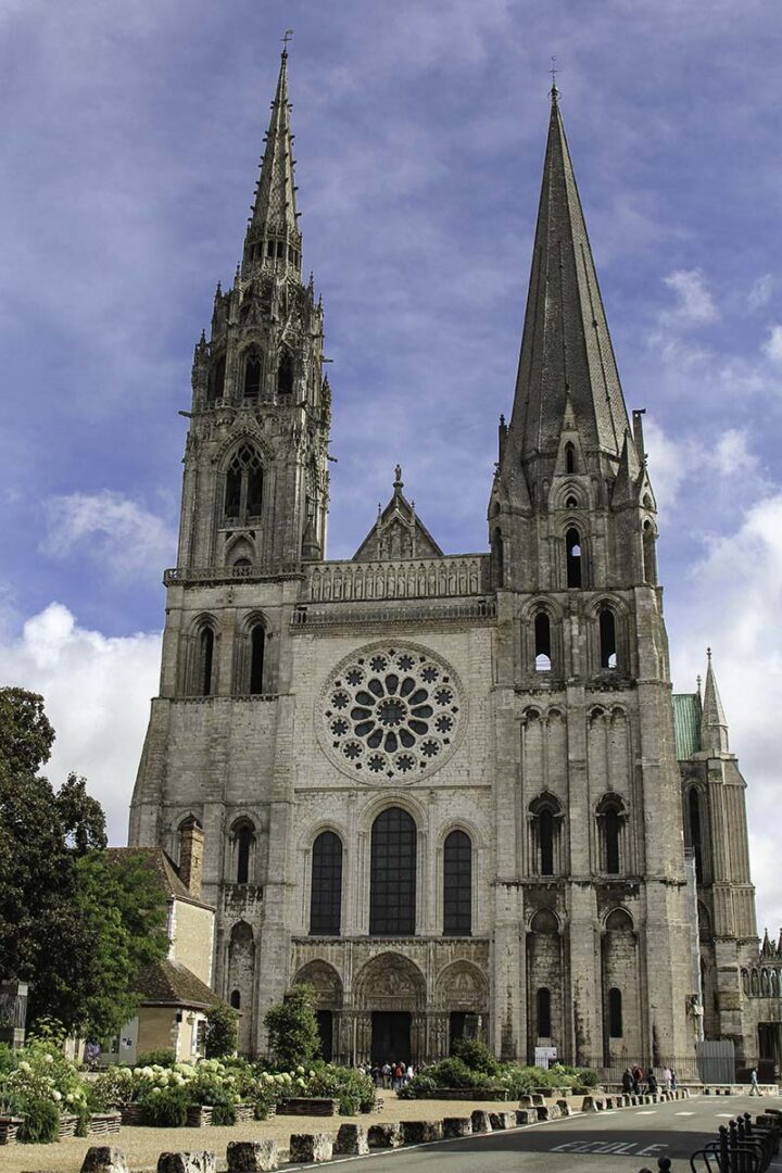 Tallest Buildings In France : Exploring 30 Most Iconic Buildings