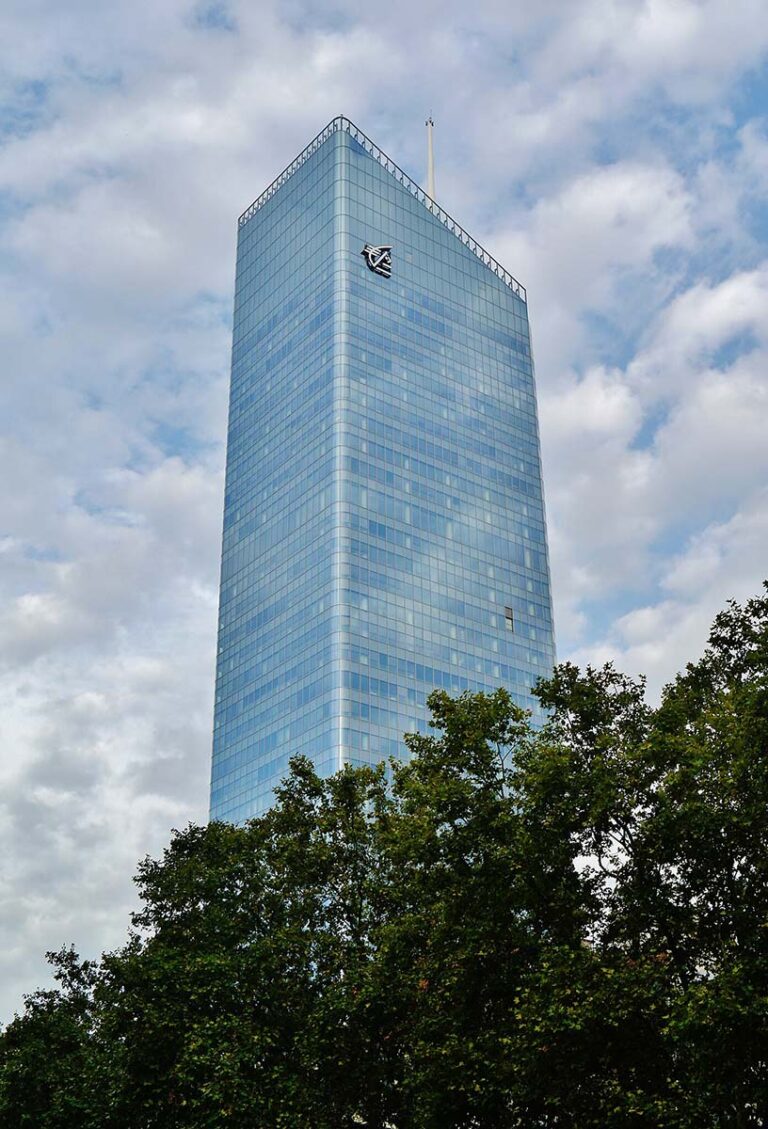 Tallest Buildings In France : Exploring 30 Most Iconic Buildings