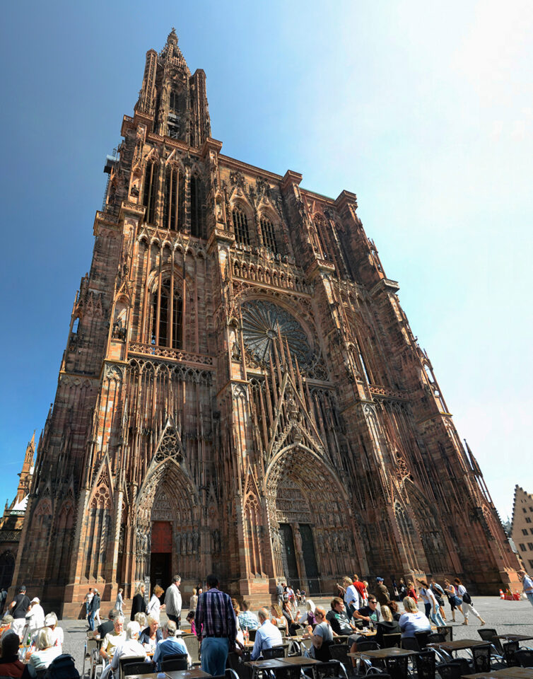 Tallest Buildings In France : Exploring 30 Most Iconic Buildings