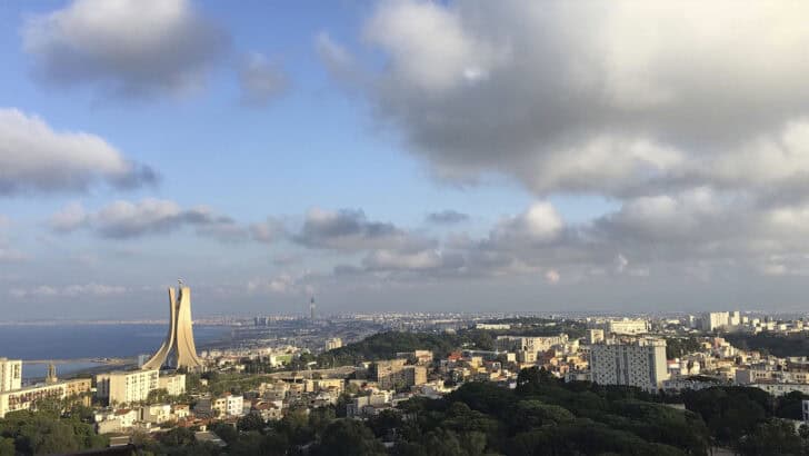 Discover Algerian Culture: Tradition, Art, And History