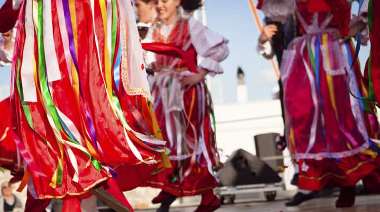 Italian Dance Styles: 4 Vibrant Traditions And Rhythms