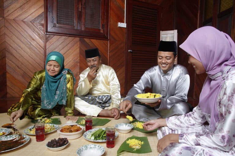 Malaysian Fashion: 11 Must-Know Secrets For Style Lovers
