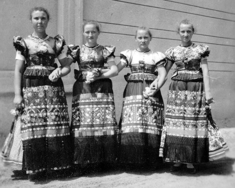 Traditional Hungarian Clothing: 5 Insights And Customs