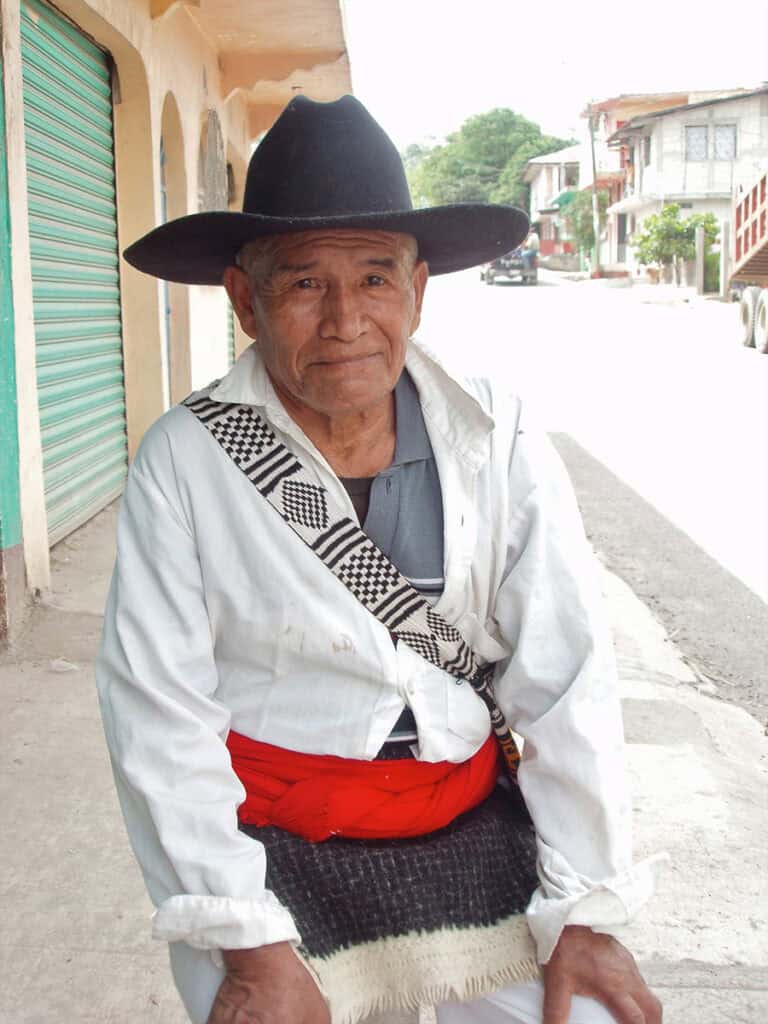 Traditional Guatemalan Clothing: 5 Insights On Customs