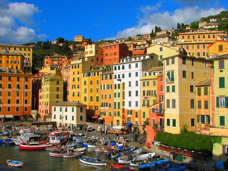 Colorful Buildings In Italy: 8 Essential Elements