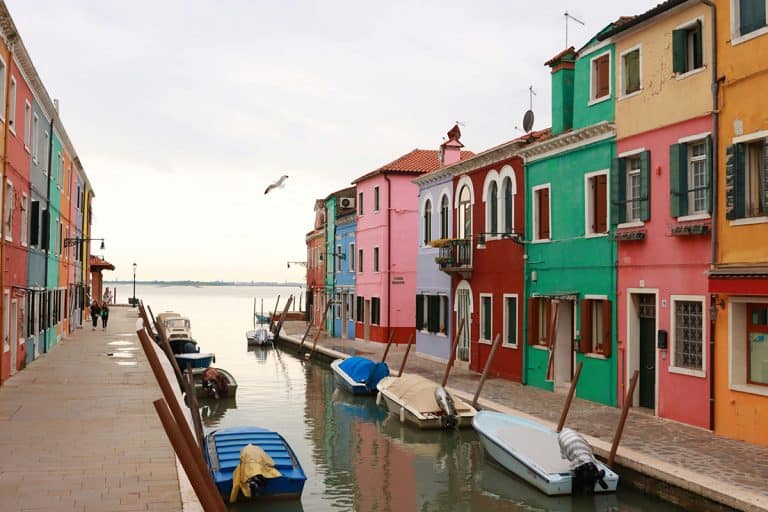 Colorful Buildings In Italy: 8 Essential Elements
