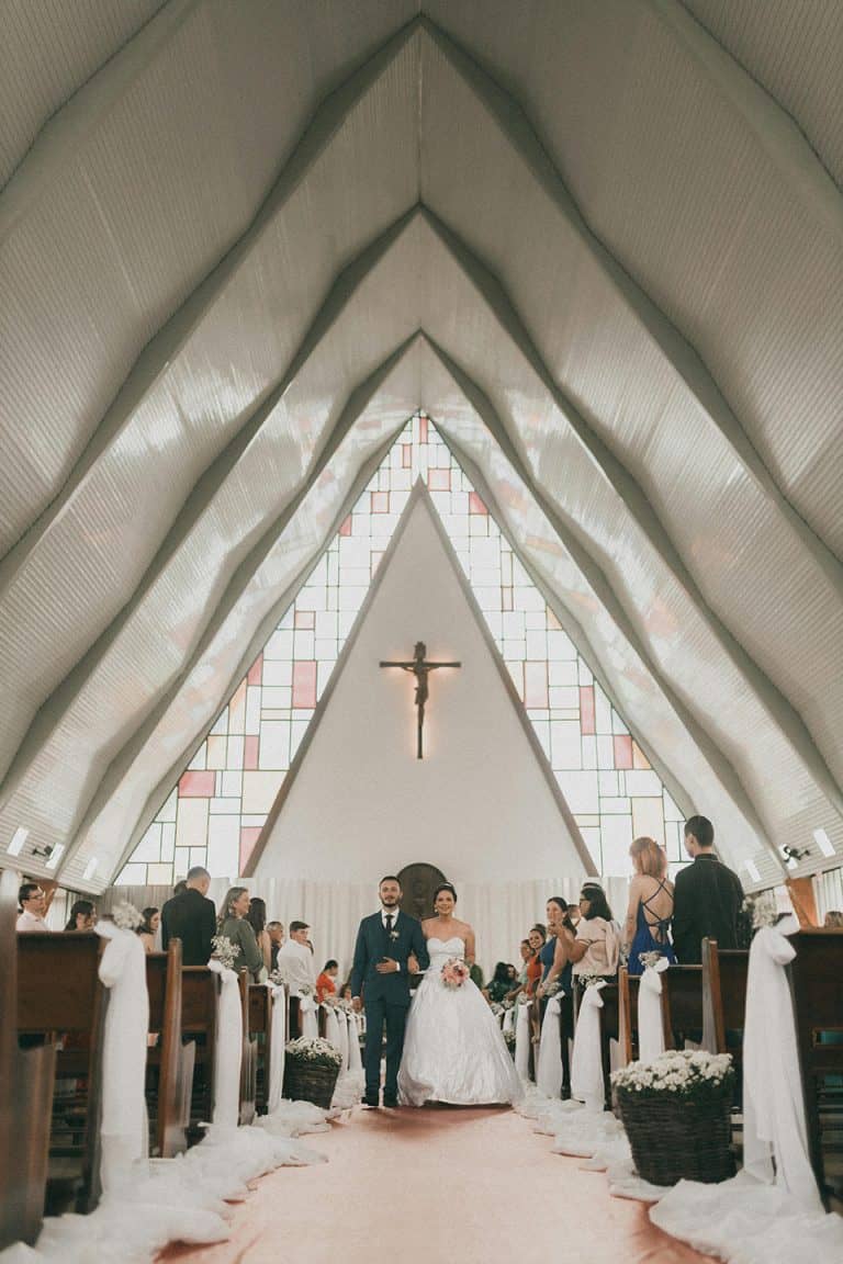 Spanish Wedding Traditions: 7 Memorable Customs