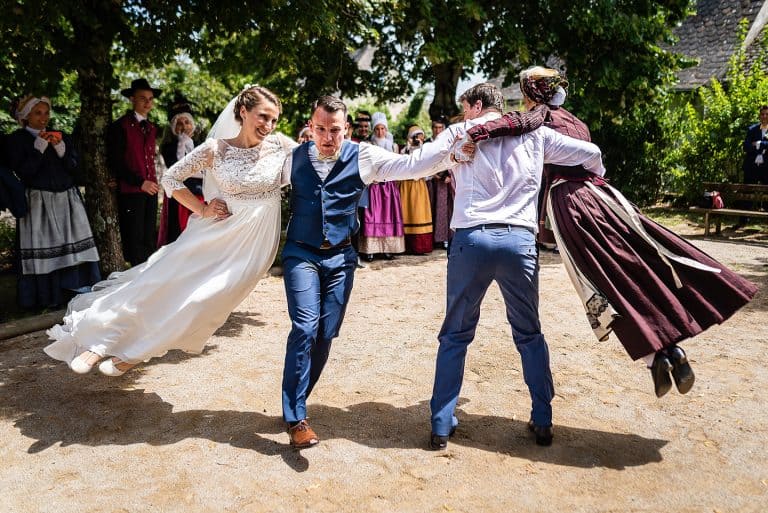 French Wedding Traditions: 8 Dominant Ones
