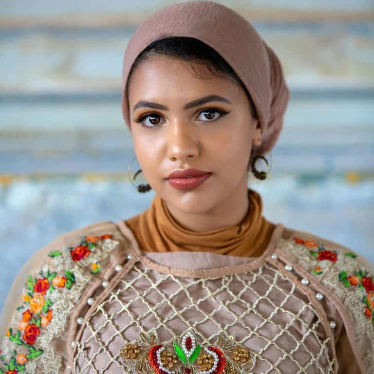 What Do Persian People Look Like? 6 Fascinating Aspects