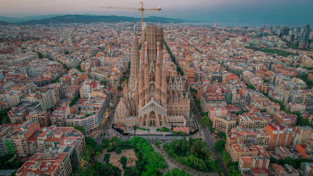 4 Record-Breaking Monuments You Must See