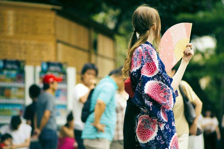What Do Japanese People Look Like? 4 Fascinating Aspects