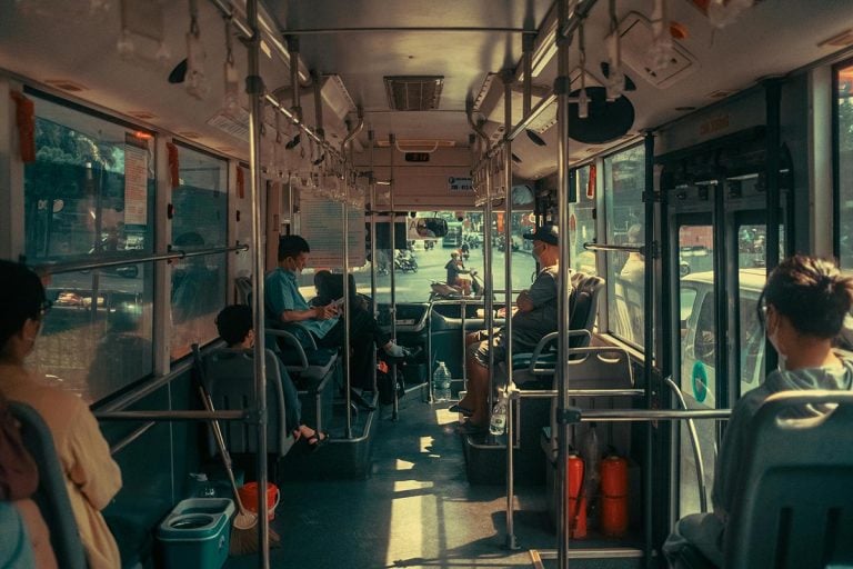 Bus Travel Safety Tips : 8 Essential Safety Tips