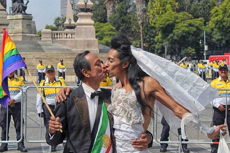 Dating In Mexico: 8 Cultural Dating Insights