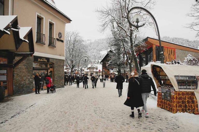 Hello In Polish: 9 Ways To Greet And More About Polish Etiquette