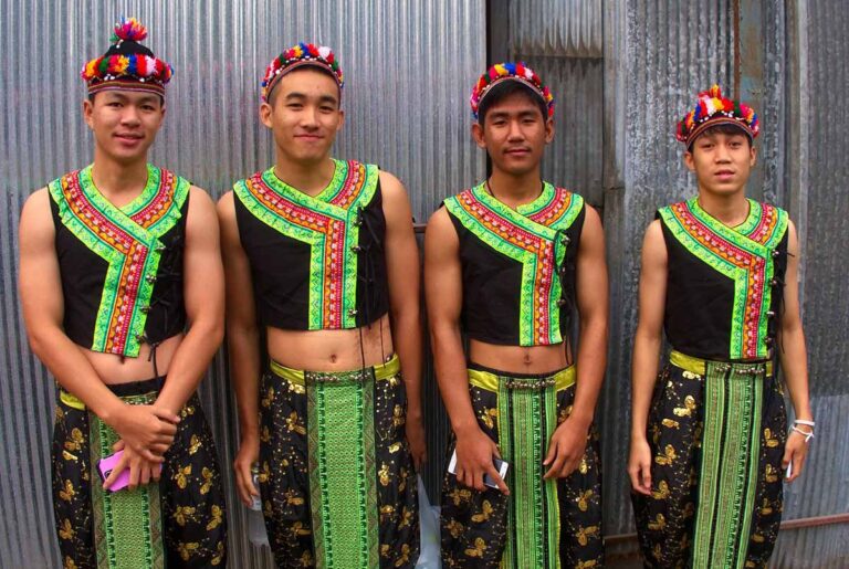 Hello In Thai: 9 Ways To Say Hello In Thailand And More