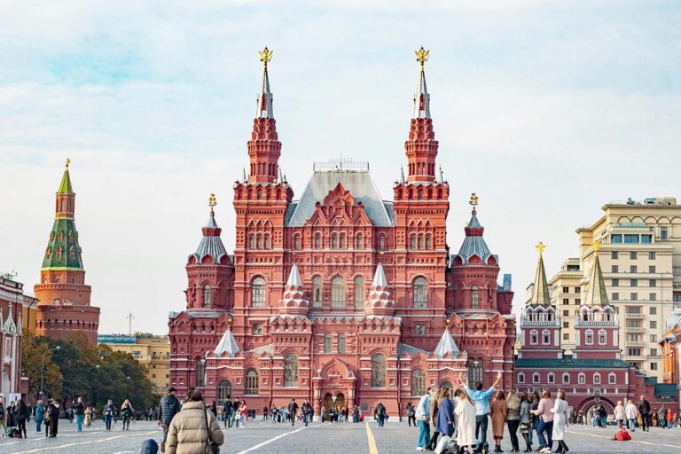 Hello In Russian: 9 Essential Greetings And More For Every Occasion